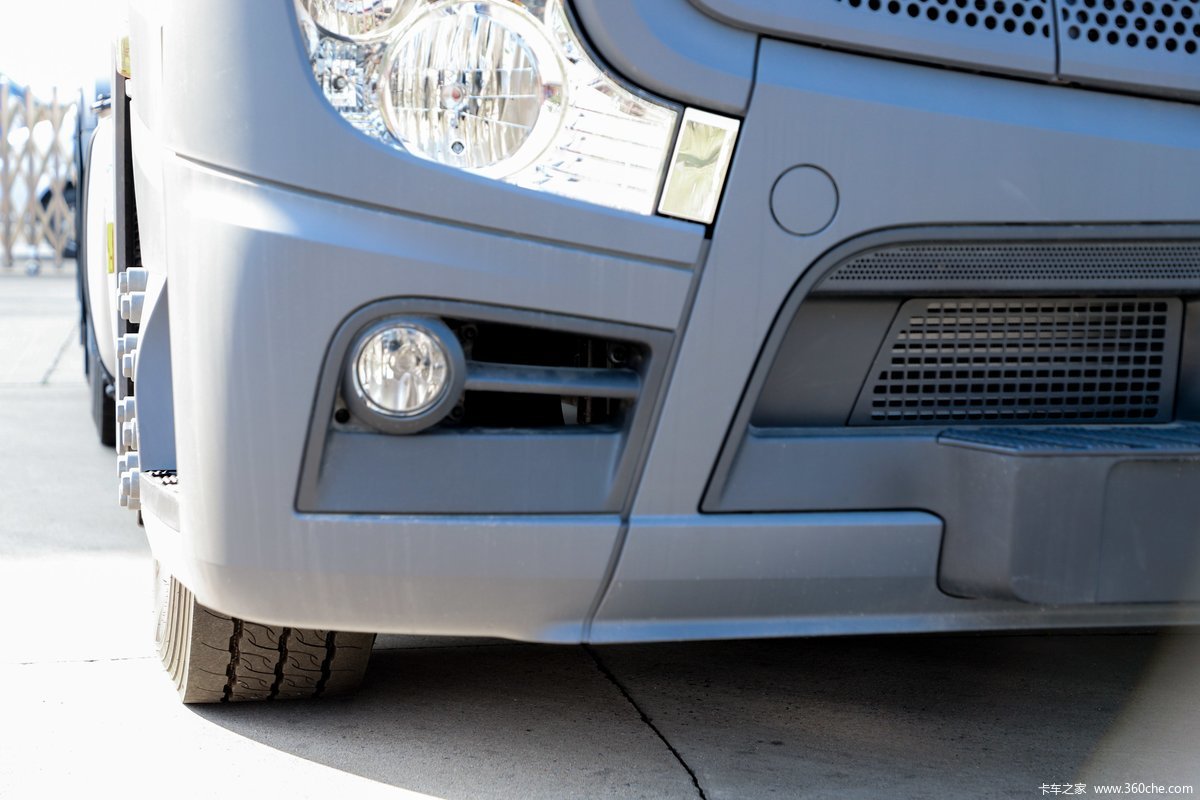 【图】奔驰 Actros 重卡 530马力 6X4 牵引车(国六)(BJ4266Y6BHL-A1)_实拍图片_1792088_卡车之家