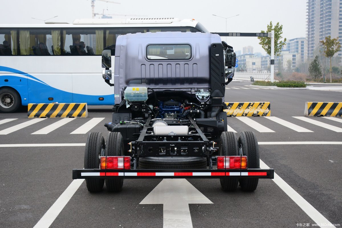 【图】中国重汽HOWO 统帅 160马力 4.15米AT自动档单排栏板轻卡(国六)(ZZ1047G3215F145)_实拍图片_1792558 ...