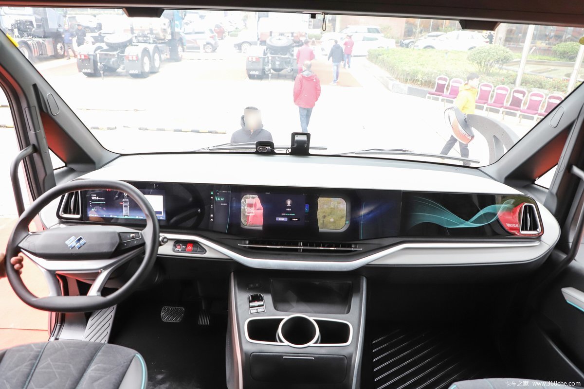 【图】DeepWay 深向星辰 6X4 换电式纯电动牵引汽车(HFC4259SEV01)_实拍图片_1795220_卡车之家