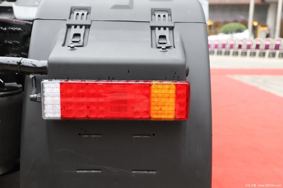 【图】DeepWay 深向星辰 6X4 换电式纯电动牵引汽车(HFC4259SEV01)_实拍图片_1795247_卡车之家