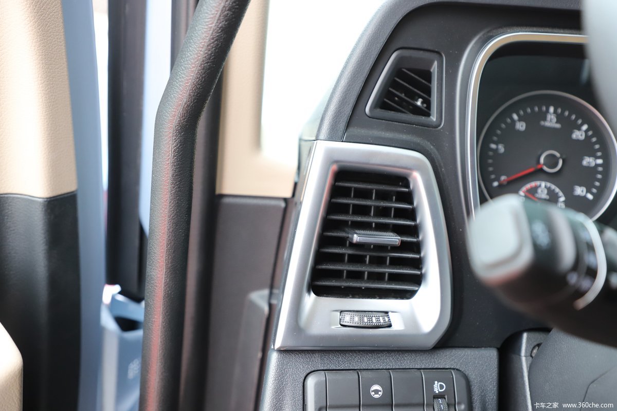 【图】江淮 星耀X7重卡 660马力 6X4 AMT自动档牵引车(HFC4254P1K8E33S)_实拍图片_1796902_卡车之家