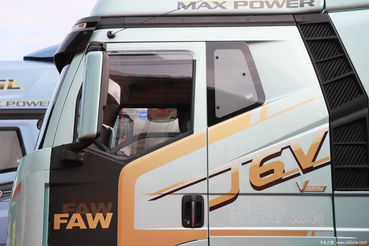 【图】一汽解放 J6V重卡 领航版 600马力 6X4 LNG自动档牵引车(液缓)(CA4250P66M25T1A3E6)_实拍图片_1800348_卡车之家