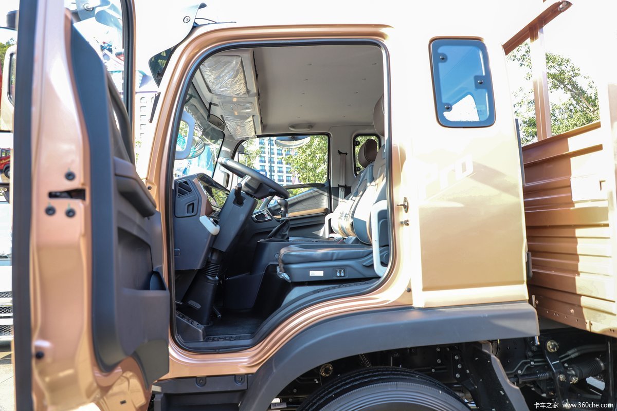 【图】福田瑞沃 圣龙ES5 Pro 240马力 6X2 6.8米栏板载货车(BJ1244VNPFB-01)_实拍图片_1805220_卡车之家