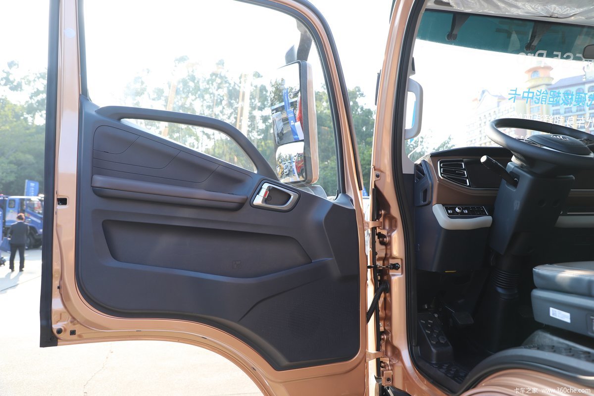 【图】福田瑞沃 圣龙ES5 Pro 240马力 6X2 6.8米栏板载货车(BJ1244VNPFB-01)_实拍图片_1805235_卡车之家