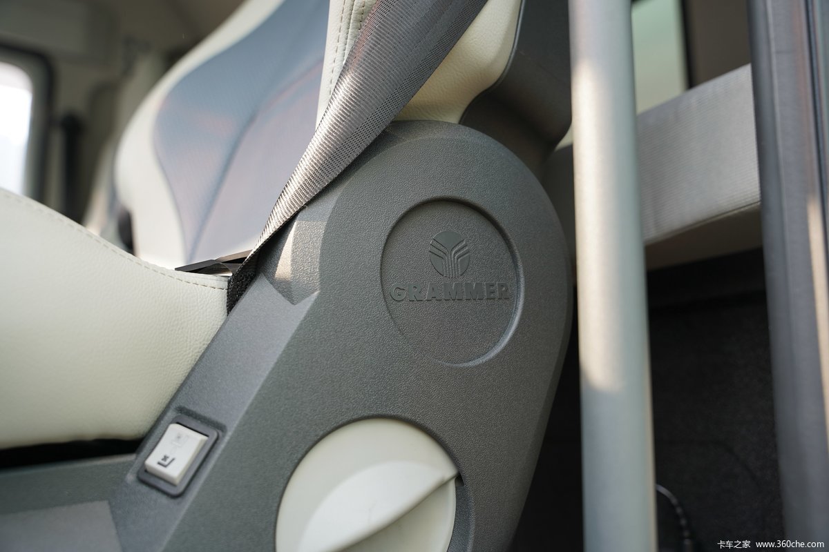 【图】青岛解放 JH6 智尊版 350马力 4X2 9.7米AMT自动档冷藏车(CA5181XLCP26K2L7E6A80)_实拍图片 ...