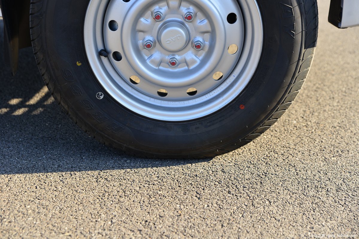 【图】江淮 征程W1 尊享版 2.5T 3.2米单排纯电动栏板微卡(HFC1030EV1Q)41.86kWh_实拍图片_1803109_卡车之家