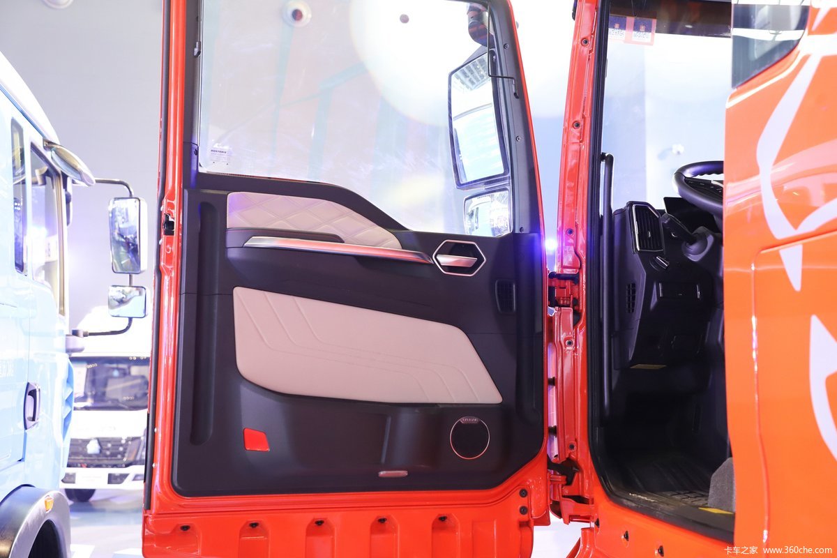 【图】重汽汕德卡 SITRAK GX重卡 6X4燃料电池牵引车(ZZ4256Y384HZ1FCEV)_实拍图片_1814330_卡车之家