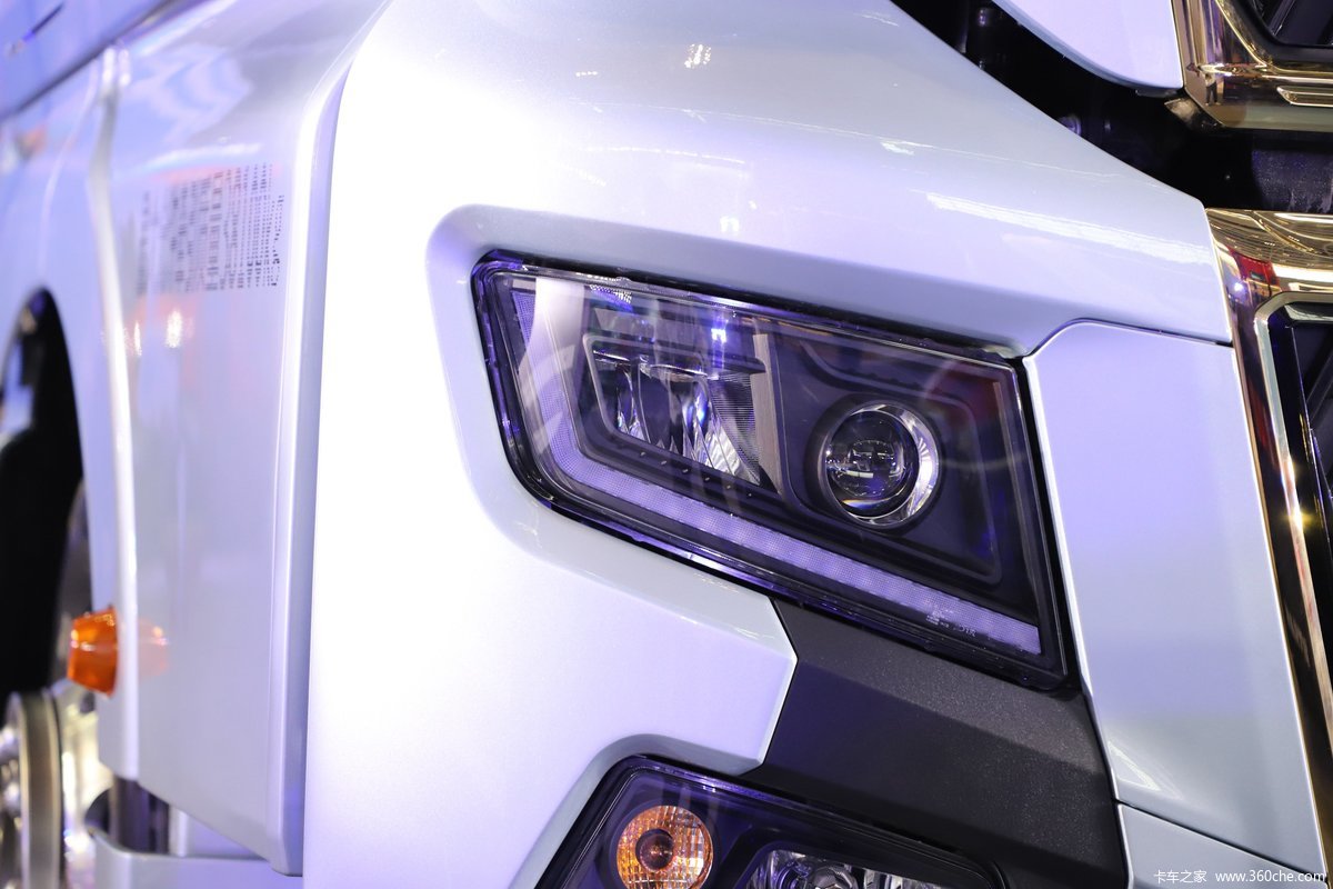 【图】中国重汽 汕德卡SITRAK G7H重卡 560马力 6X4 双燃料自动档牵引车(ZZ4256V424HF1CL)_实拍图片 ...