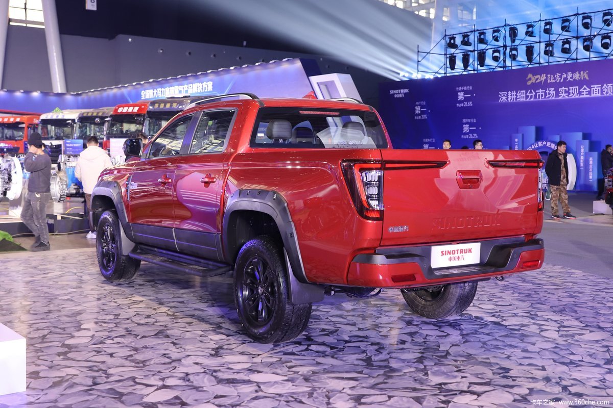 【图】中国重汽 豪沃S9 2.0T柴油 190马力 自动四驱 标轴双排皮卡_实拍图片_1815006_卡车之家