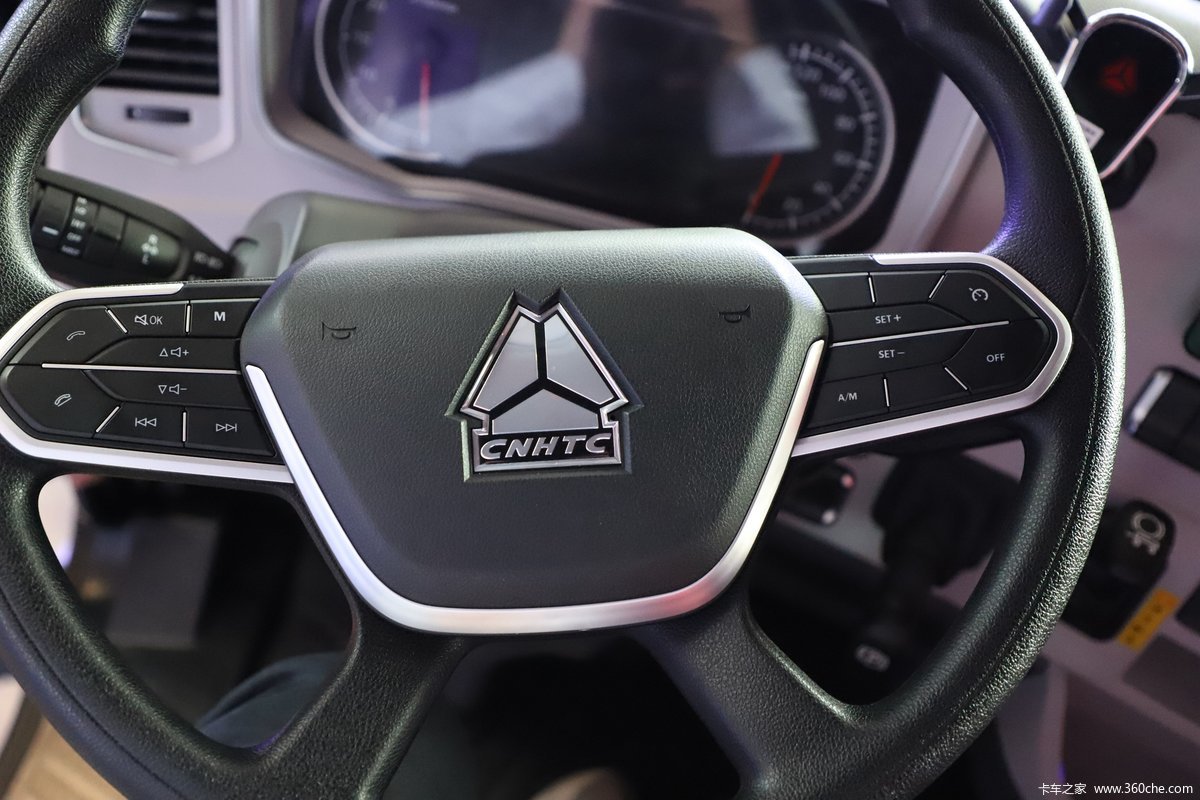 【图】中国重汽 HOWO TS7重卡 700马力 6X4 LNG自动档牵引车(液缓)(ZZ4257V424KF1LT)_实拍图片 ...