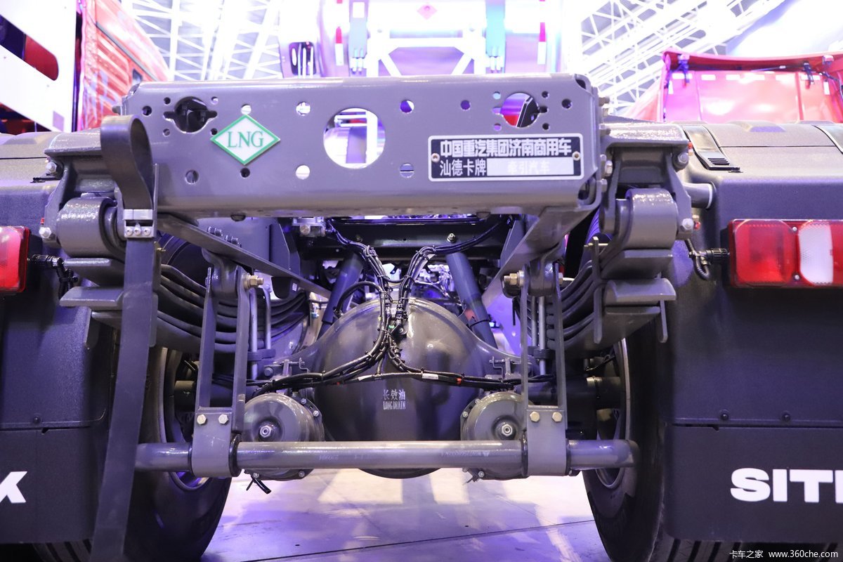 【图】中国重汽 汕德卡SITRAK G7H重卡 530马力 4X2 LNG自动档牵引车(ZZ4186V501HF1LH)_实拍图片 ...