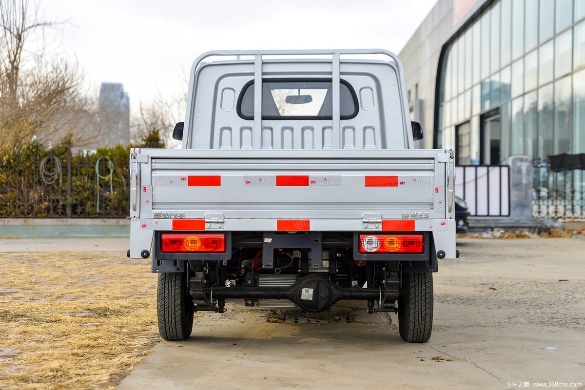 【图】雷驰 仁T10 1.5T 1.75米单排电动栏板微卡(HLD1020P1B2BEV)12.3kWh_实拍图片_1821487_卡车之家