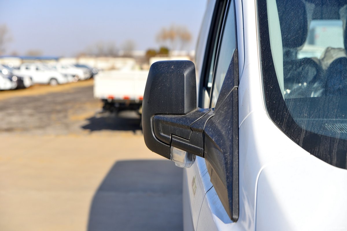 【图】江铃汽车 新全顺 143马力 6座 2.0T柴油 6档自动 中高顶多用途乘用车(国六)_实拍图片_1827320_卡车之家