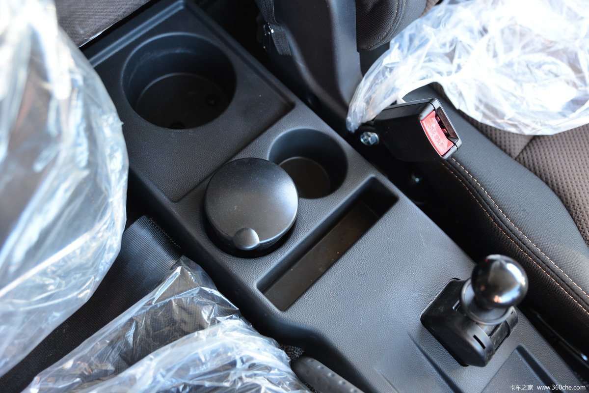 【图】解放 领途宽体 180马力 4.16米单排厢式轻卡(国六)(CA5040XXYP40K62L2E6A84)_实拍图片_1827703_卡车之家