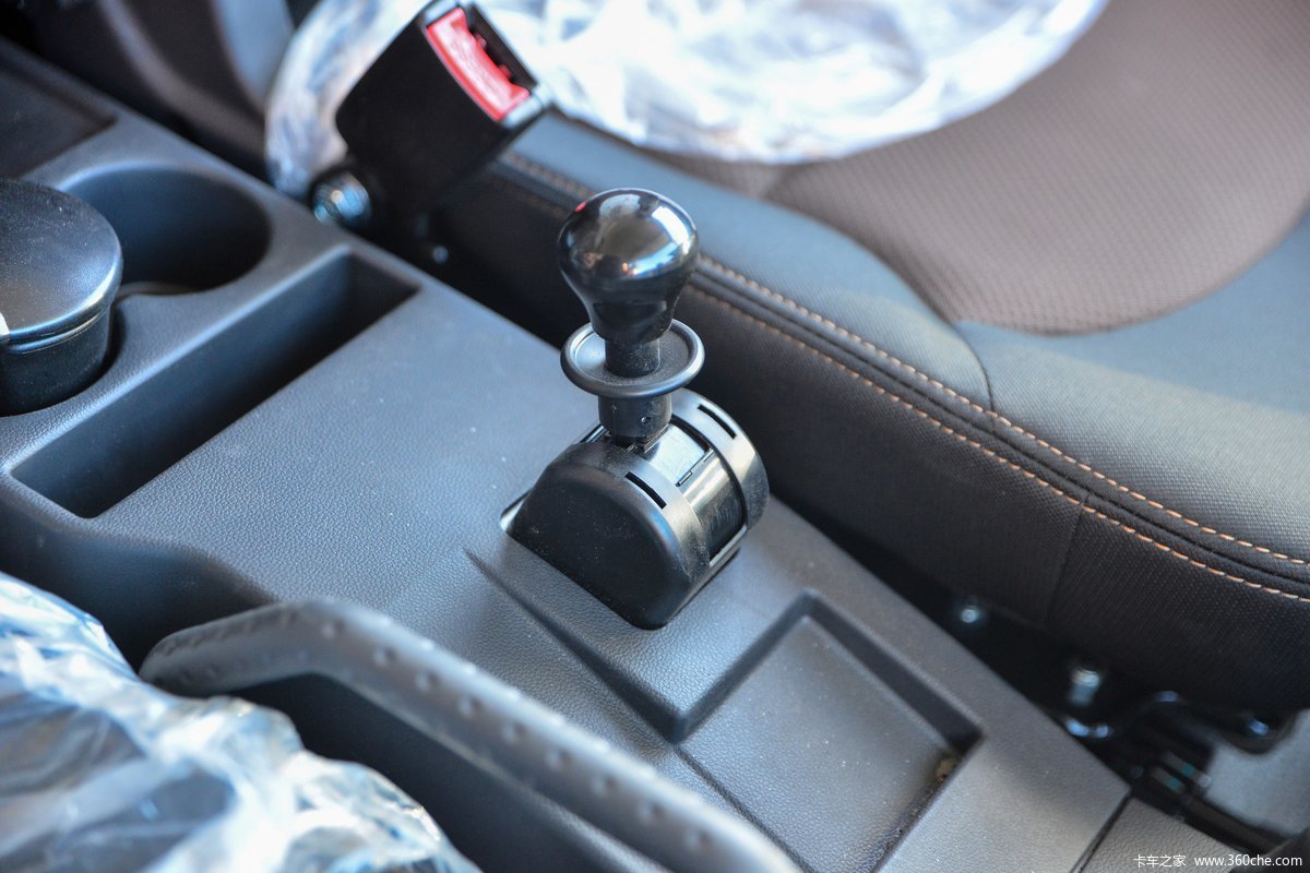 【图】解放 领途宽体 180马力 4.16米单排厢式轻卡(国六)(CA5040XXYP40K62L2E6A84)_实拍图片_1827703_卡车之家