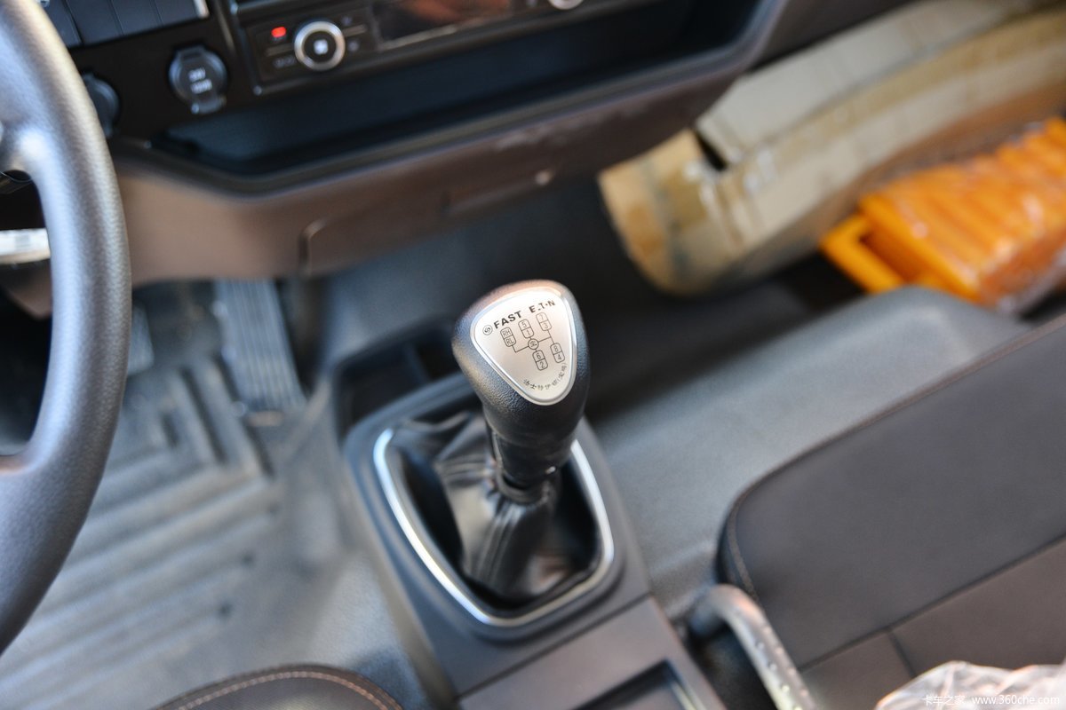 【图】解放 领途宽体 180马力 4.16米单排厢式轻卡(国六)(CA5040XXYP40K62L2E6A84)_实拍图片_1827703_卡车之家