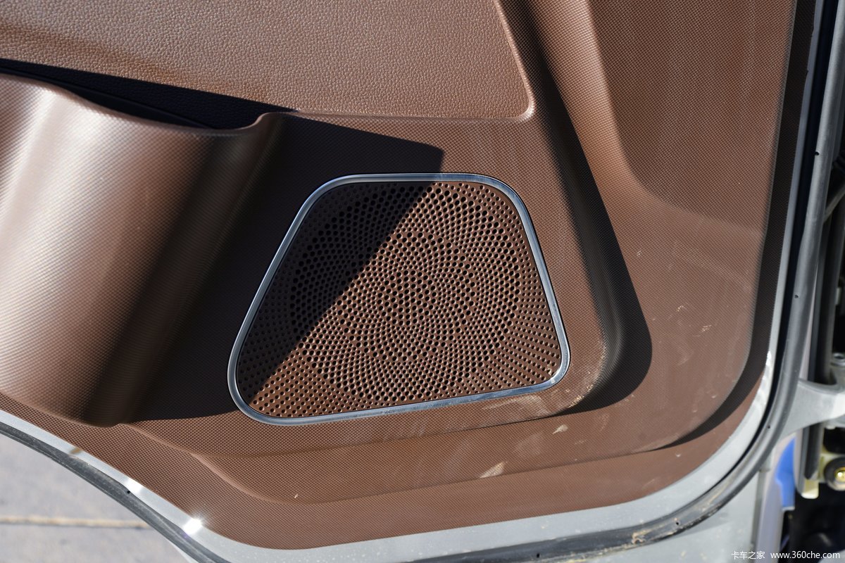 【图】解放 领途宽体 180马力 4.16米单排厢式轻卡(国六)(CA5040XXYP40K62L2E6A84)_实拍图片_1827732_卡车之家