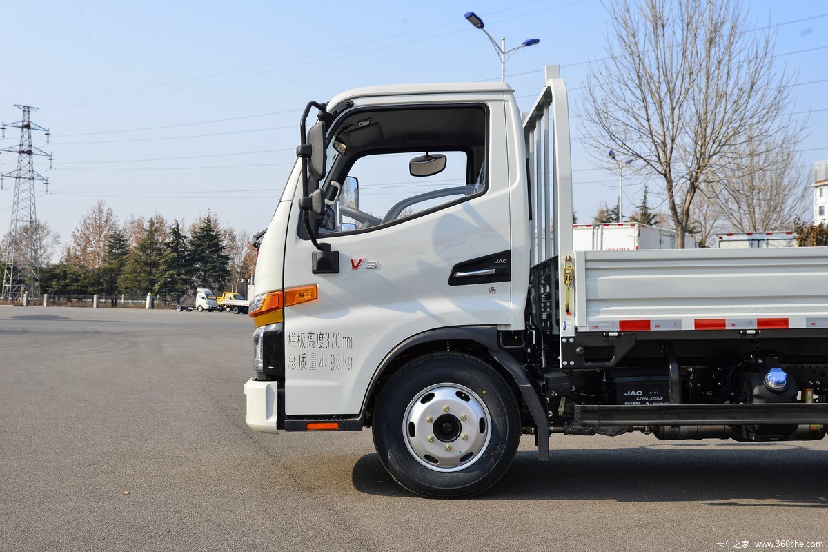 【图】江淮 骏铃金元宝 140马力 3.7米单排栏板轻卡(HFC1041P33K3B4S)_实拍图片_1830409_卡车之家