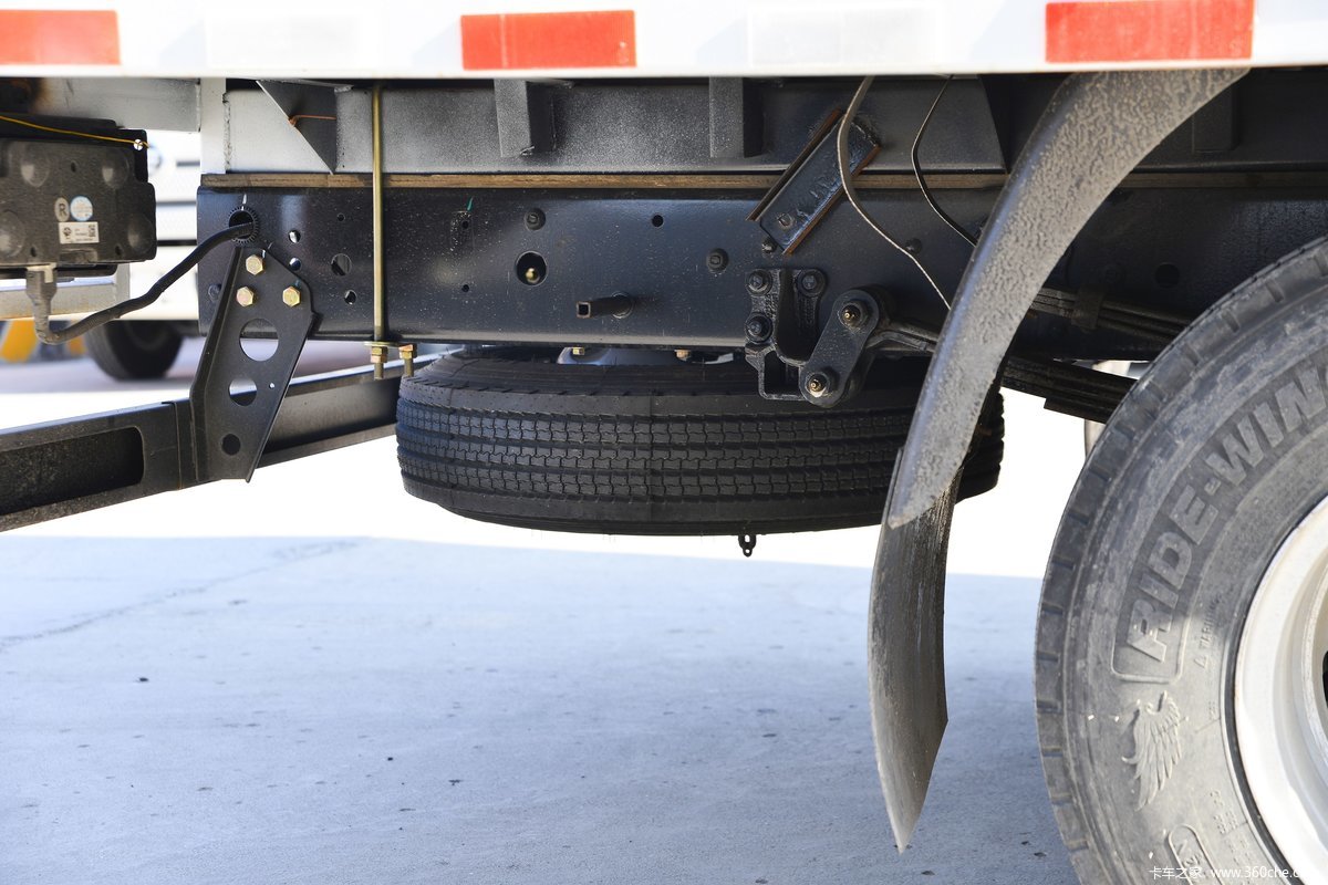 【图】解放 虎6G 4.5T 4.16米单排插电式混合动力厢式轻卡13.616kWh_实拍图片_1833517_卡车之家