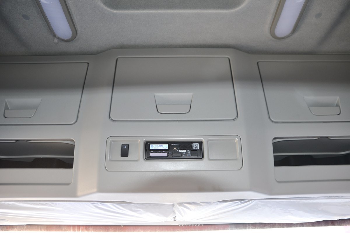 【图】一汽解放 J6G 320马力 4X2 6.8米厢式载货车(一汽解放10档)(CA5181XXYP62K1L4E6)_实拍图片 ...