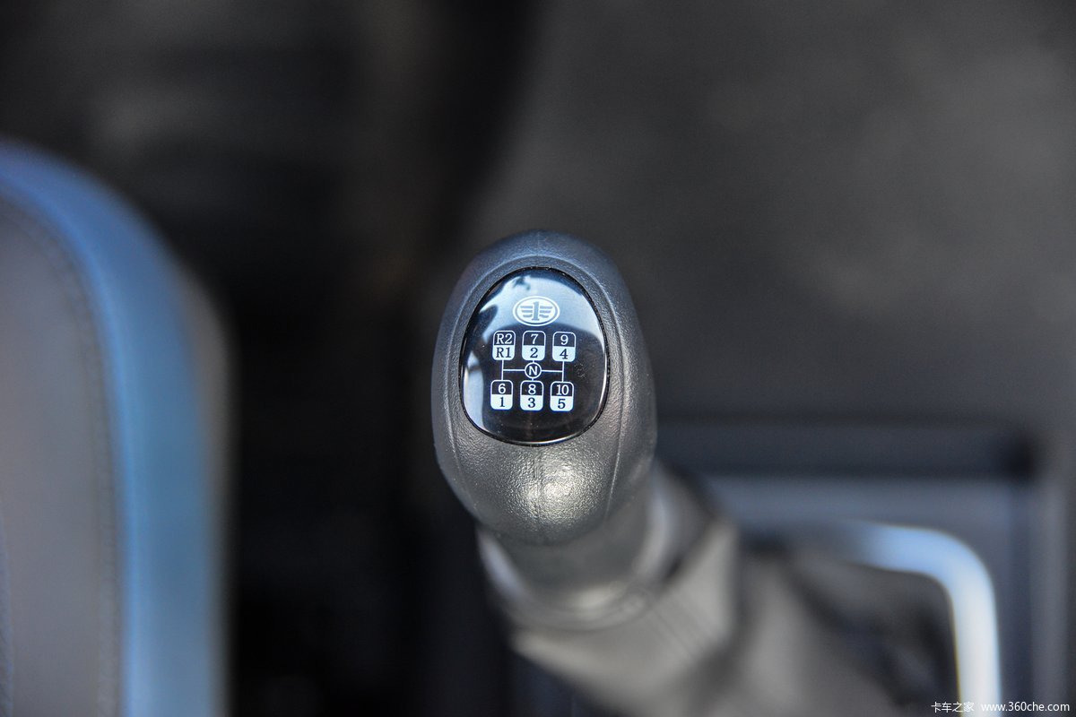 【图】一汽解放 J6G 320马力 4X2 6.8米厢式载货车(一汽解放10档)(CA5181XXYP62K1L4E6)_实拍图片 ...