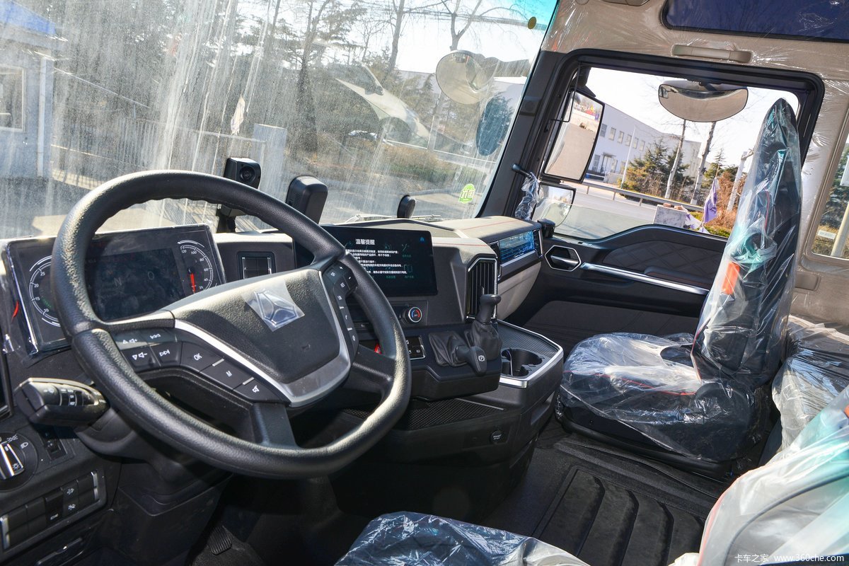 【图】中国重汽 汕德卡SITRAK G7H重卡 610马力 6X4 AMT自动档牵引车(液缓)(ZZ4256Y324HF1B)_实拍图片 ...