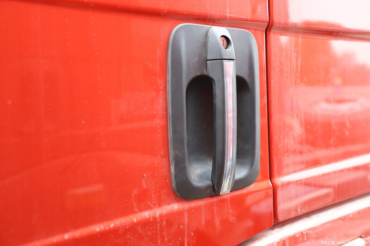 【图】一汽解放 J6L 300马力 4X2 6.75米栏板载货车(CA1181P62K1L4E6)_实拍图片_1845796_卡车之家