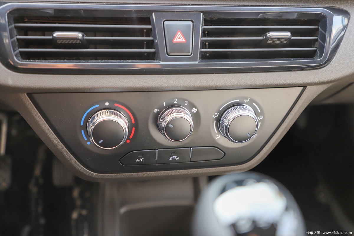 【图】东风小康 创富牛卡 LV0 1.6L 122马力 汽油 3.2米单排栏板微卡(DXK1031TC10HL)_实拍图片_1858744_卡车之家