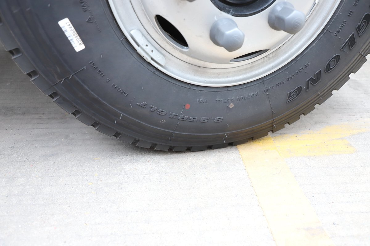 【图】福田 奥铃大黄蜂MINI 170马力 4X2 6.15米单排厢式载货车(BJ5108XXYEJEA-AC1)_实拍图片_1859421_卡车之家