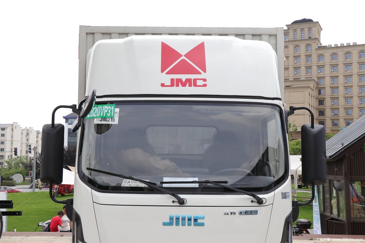 【图】江铃 乐行E路达 7.3T 4X2 6.8米纯电动厢式载货车(JX5074XXYTRB2BEV)100.46kWh_实拍图片 ...