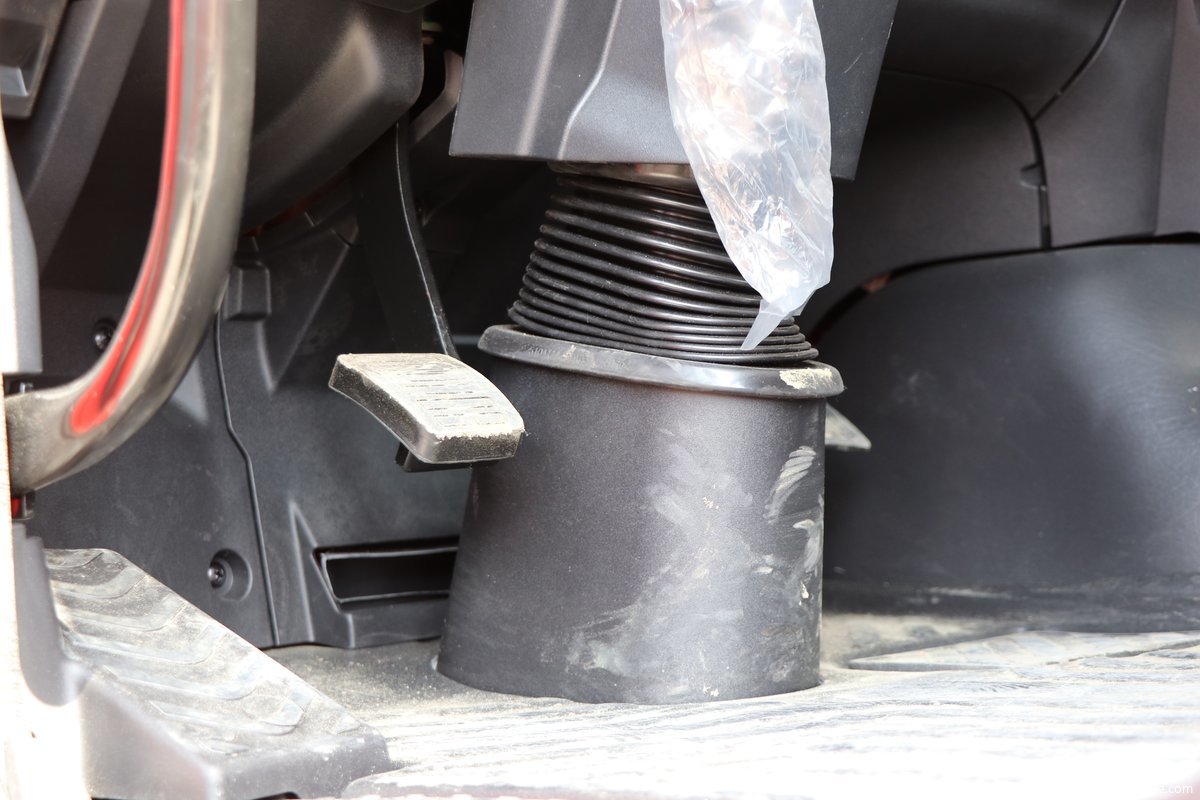 【图】东风商用车 天锦KR PLUS 舒适版2024款 280马力 4X2 9.8米LNG厢式载货车(DFH5180XXYE27)_实拍图片 ...