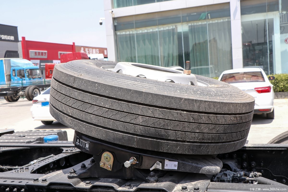 【图】东风商用车 天龙KL重卡 490马力 6X4 牵引车(速比3.64)(DFH4250D3)_实拍图片_1893228_卡车之家