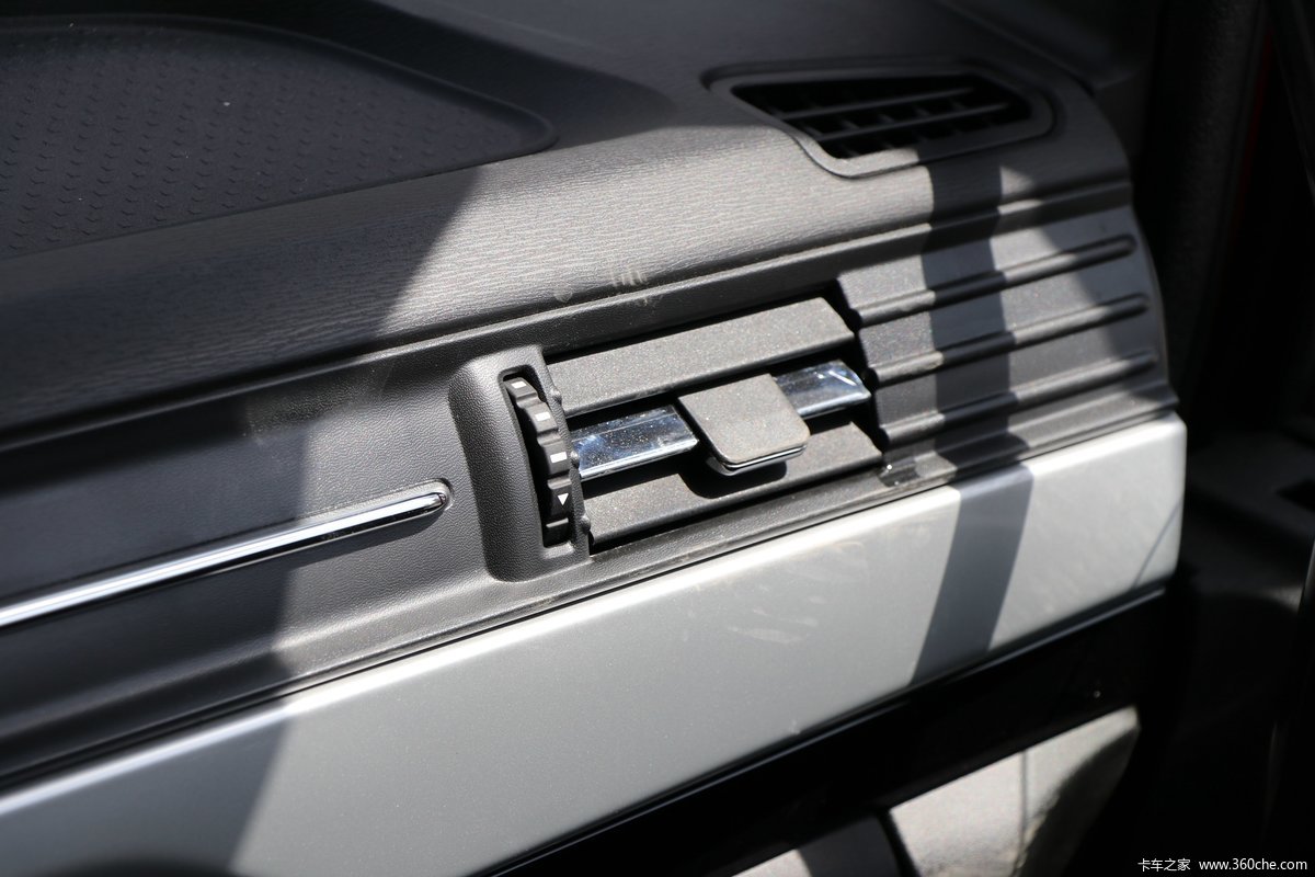 【图】东风商用车 天龙KL重卡 480马力 6X4 牵引车(东风14档)(液缓)(DFH4250D17)_实拍图片_1893358_卡车之家