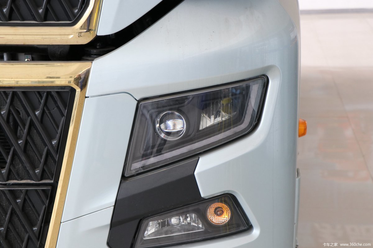 【图】中国重汽 汕德卡SITRAK G7H重卡 奢华版 680马力 6X4 AMT自动档牵引车(ZZ4256Y324HF1B)_实拍图片 ...