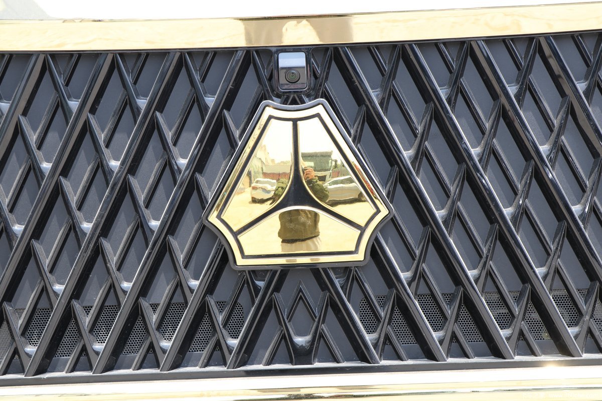 【图】中国重汽 汕德卡SITRAK G7H重卡 590马力 6X4 LNG自动档牵引车(ZZ4256V384HF1LB)_实拍图片 ...