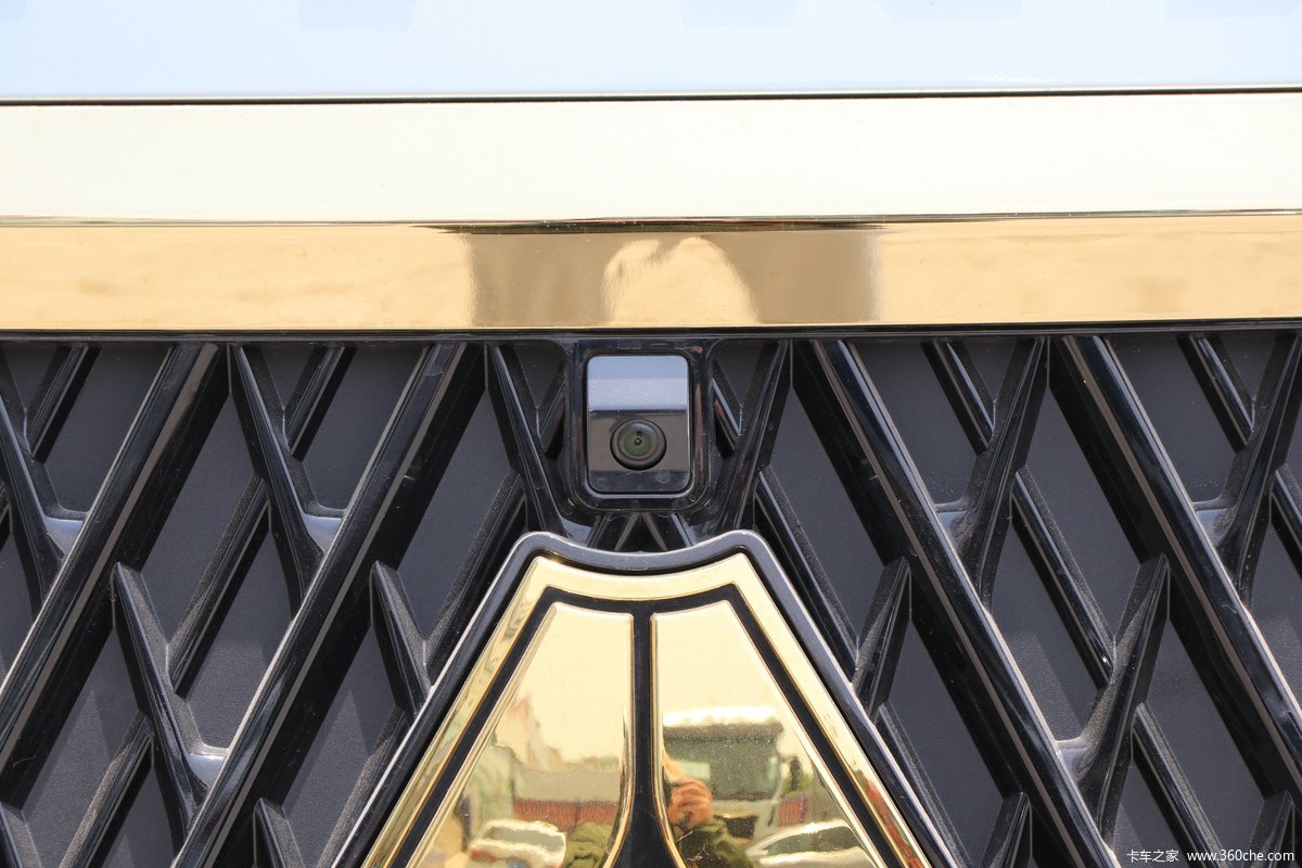 【图】中国重汽 汕德卡SITRAK G7H重卡 590马力 6X4 LNG自动档牵引车(ZZ4256V384HF1LB)_实拍图片 ...