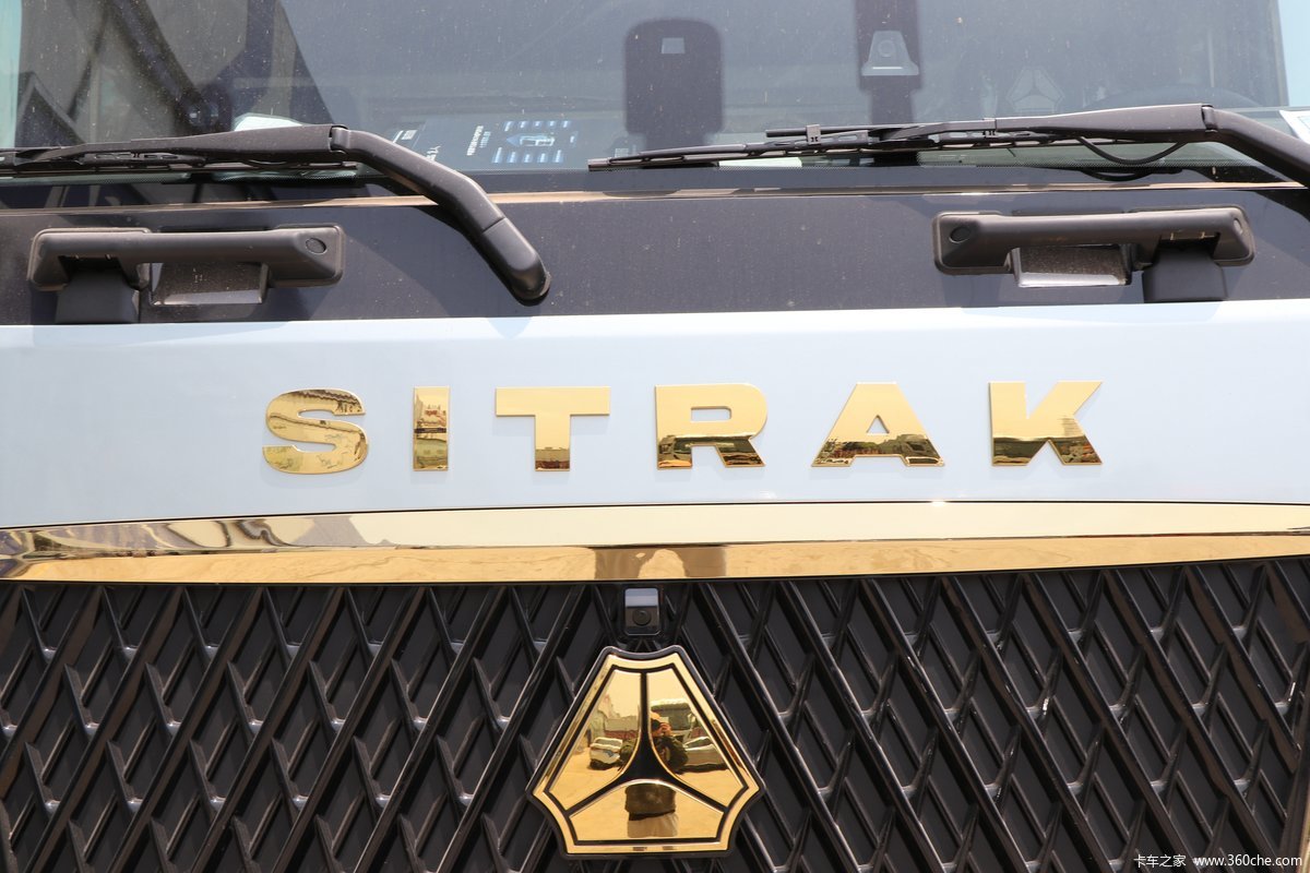 【图】中国重汽 汕德卡SITRAK G7H重卡 590马力 6X4 LNG自动档牵引车(ZZ4256V384HF1LB)_实拍图片 ...