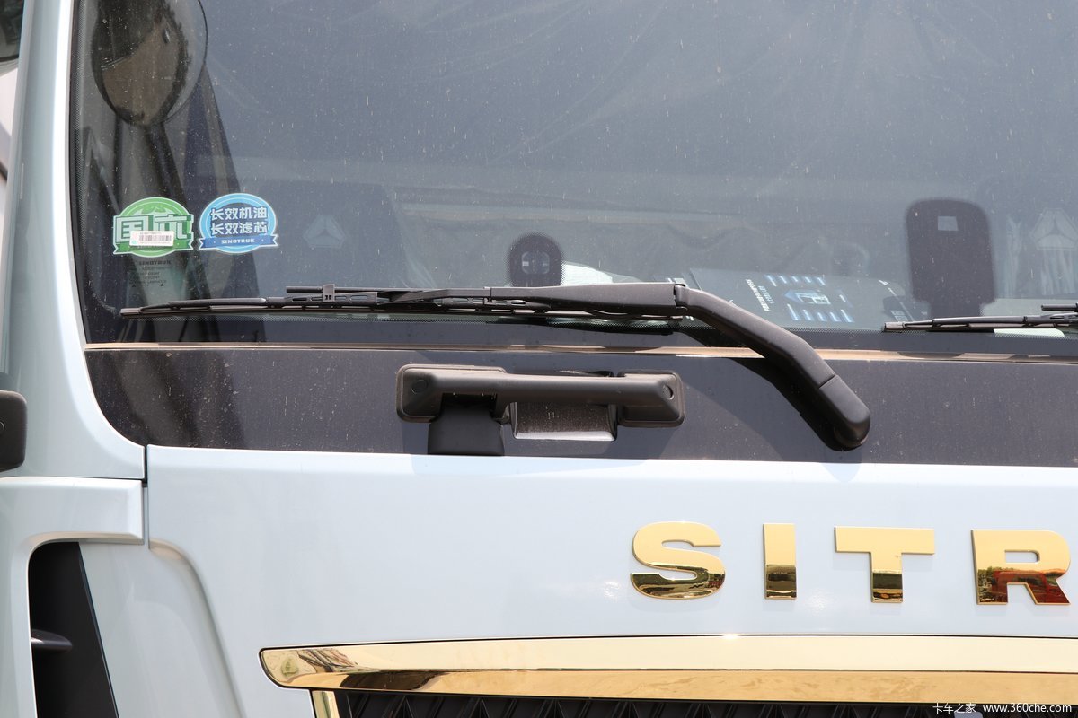 【图】中国重汽 汕德卡SITRAK G7H重卡 590马力 6X4 LNG自动档牵引车(ZZ4256V384HF1LB)_实拍图片 ...