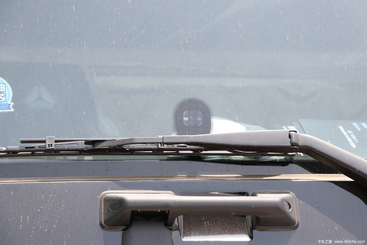 【图】中国重汽 汕德卡SITRAK G7H重卡 590马力 6X4 LNG自动档牵引车(ZZ4256V384HF1LB)_实拍图片 ...