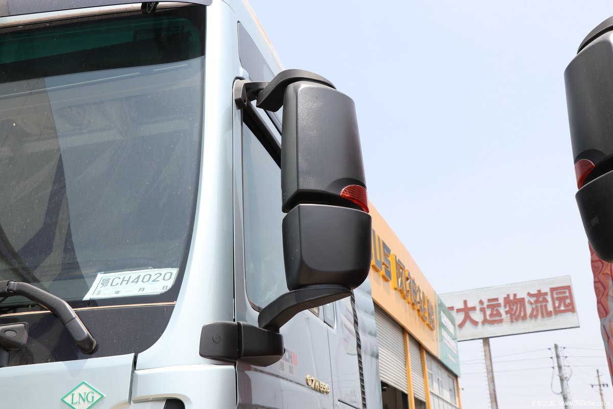 【图】中国重汽 汕德卡SITRAK G7H重卡 590马力 6X4 LNG自动档牵引车(ZZ4256V384HF1LB)_实拍图片 ...