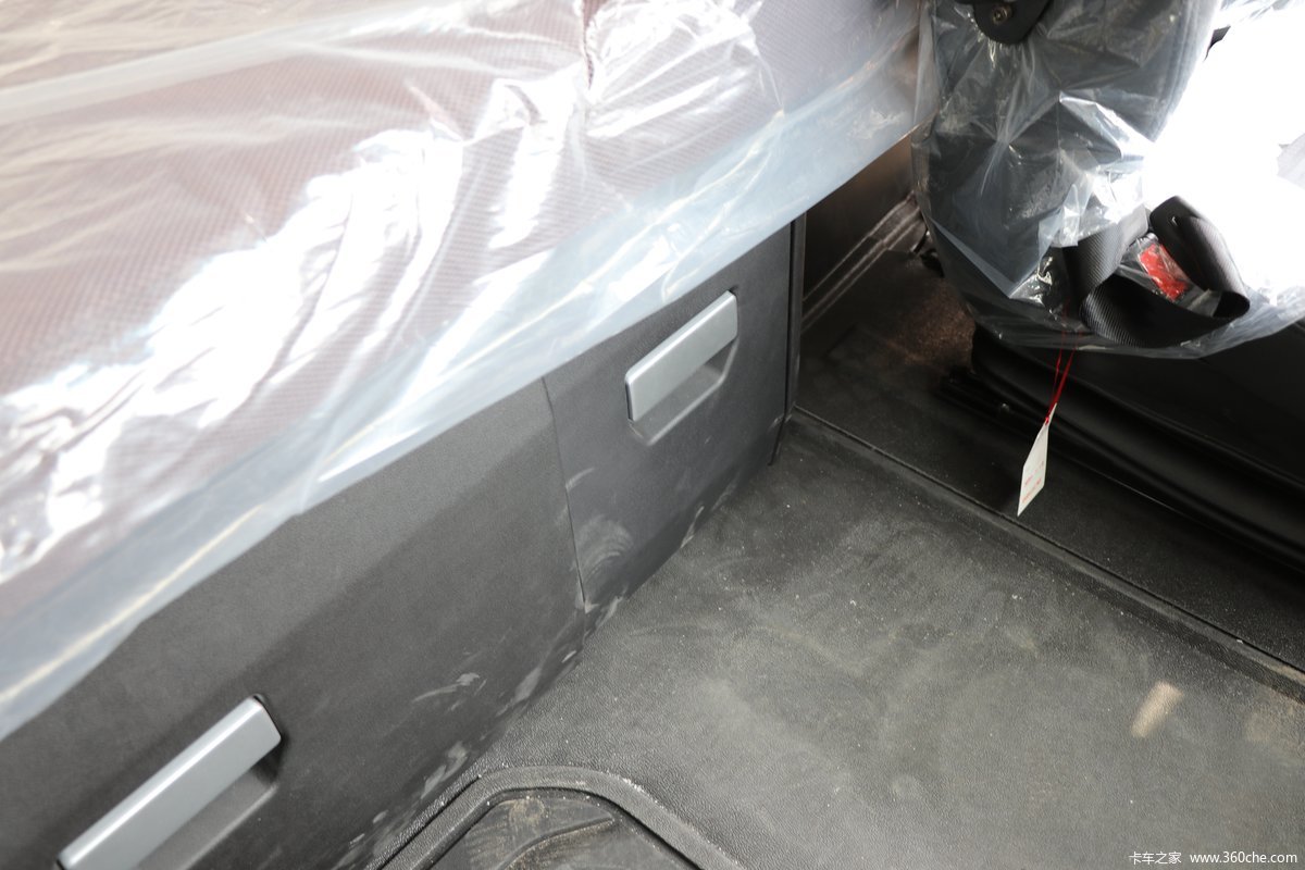 【图】中国重汽 汕德卡SITRAK G7H重卡 590马力 6X4 LNG自动档牵引车(ZZ4256V384HF1LB)_实拍图片 ...