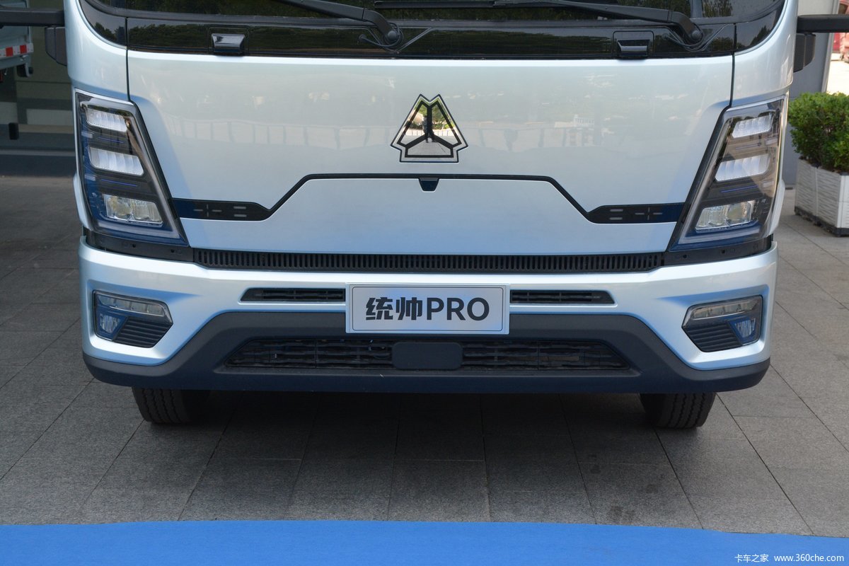 【图】中国重汽HOWO 统帅PRO 170马力 4.15米AT自动档单排栏板轻卡(ZZ1047F3319F145)_实拍图片_1897757_卡车之家