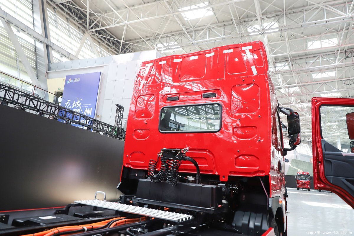 【图】东风柳汽 乘龙H7重卡 6X4 纯电动换电牵引车513kWh_实拍图片_1905652_卡车之家