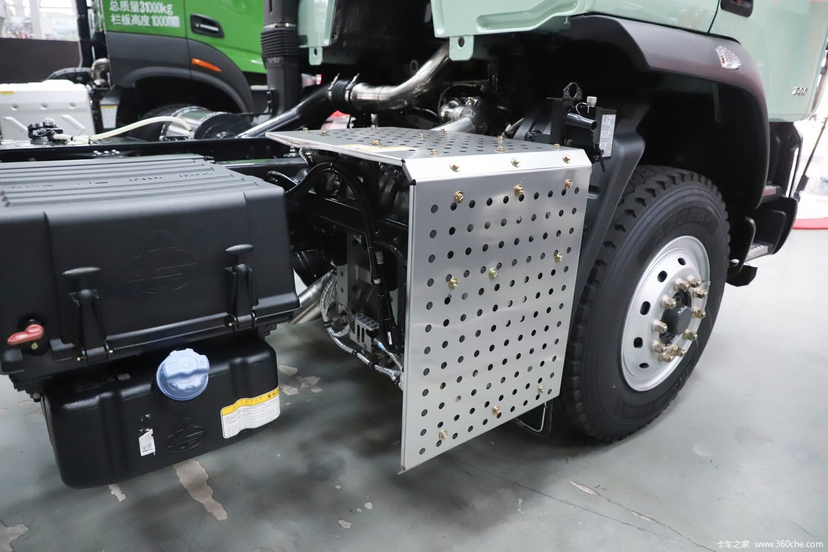 【图】东风柳汽 新乘龙M3 200马力 4X2 4.5米自卸车(LZ3160M3AC2)_实拍图片_1906240_卡车之家