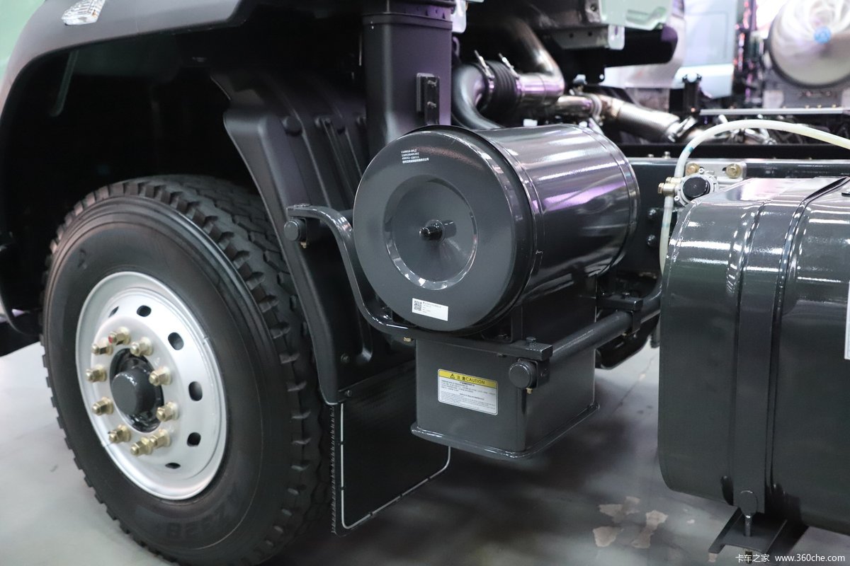 【图】东风柳汽 新乘龙M3 200马力 4X2 4.5米自卸车(LZ3160M3AC2)_实拍图片_1906262_卡车之家