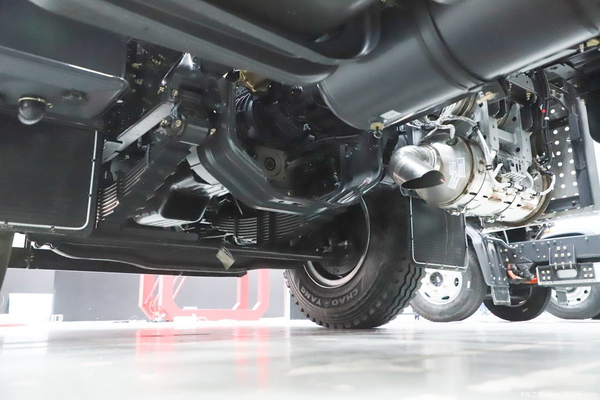 【图】东风柳汽 新乘龙M3 200马力 4X2 4.5米自卸车(LZ3160M3AC2)_实拍图片_1906262_卡车之家