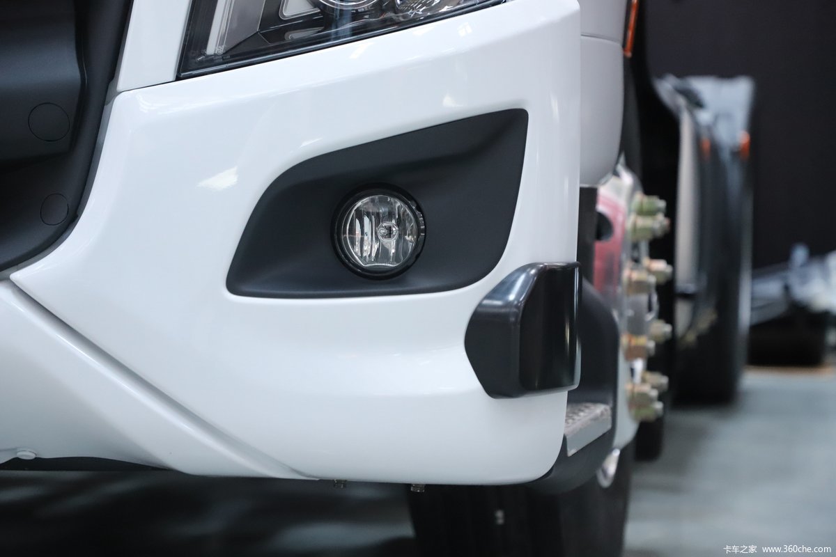 【图】东风柳汽 乘龙H7重卡 480马力 4X2 AMT自动档牵引车(东康12L)(LZ4180H7AC1)_实拍图片_1906299_卡车之家