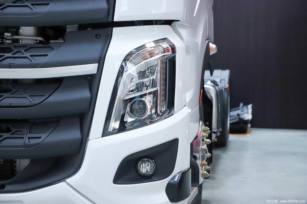 【图】东风柳汽 乘龙H7重卡 480马力 4X2 AMT自动档牵引车(东康12L)(LZ4180H7AC1)_实拍图片_1906295_卡车之家