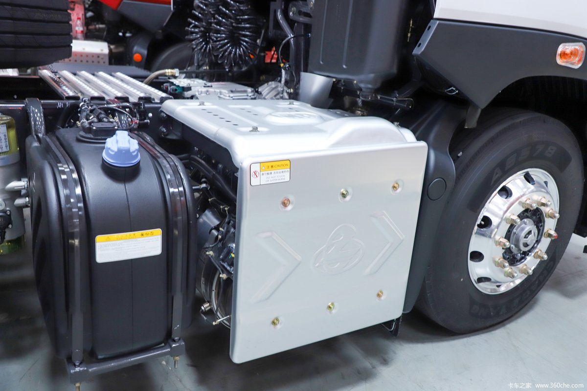 【图】东风柳汽 乘龙H7重卡 480马力 4X2 AMT自动档牵引车(东康12L)(LZ4180H7AC1)_实拍图片_1906339_卡车之家