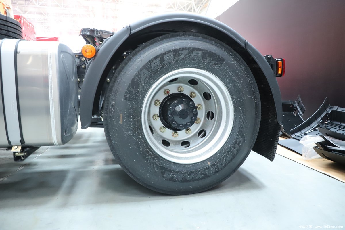 【图】东风柳汽 乘龙H7重卡 480马力 4X2 AMT自动档牵引车(东康12L)(LZ4180H7AC1)_实拍图片_1906356_卡车之家